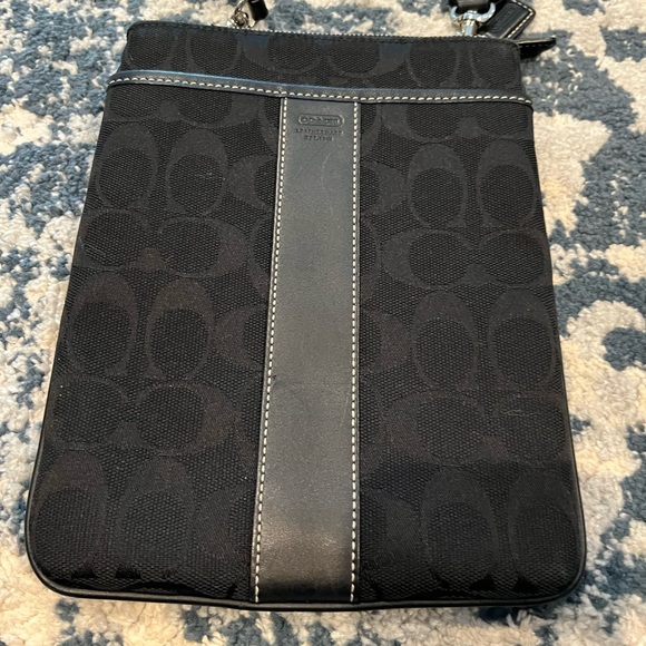 Coach | Bags | Coach Signature Canvas Cross Body Back Bag Authentic ...
